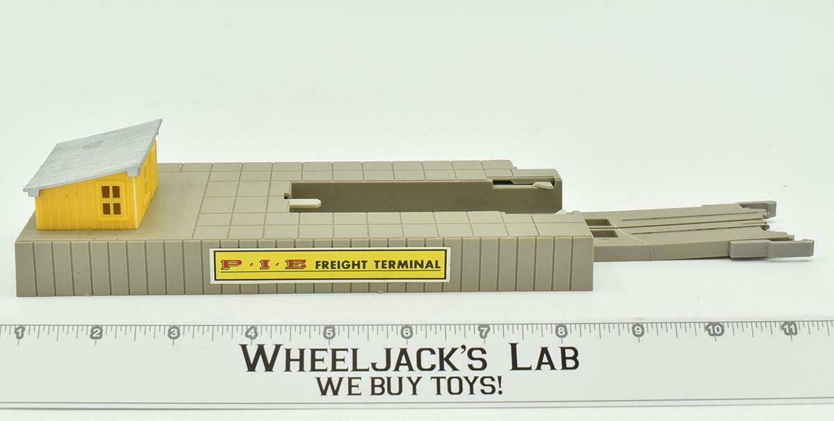 Electric Trucking US-1 Scale HO Slot Car Freight Truck Terminal Tyco ...