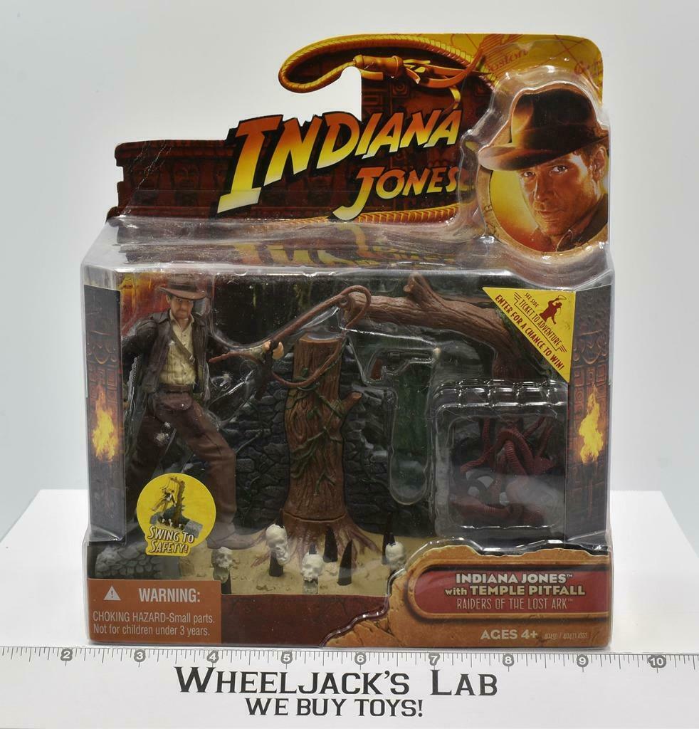 Indiana Jones W/ Temple Pitfall Indiana Jones 2008 Hasbro NEW MOSC ...