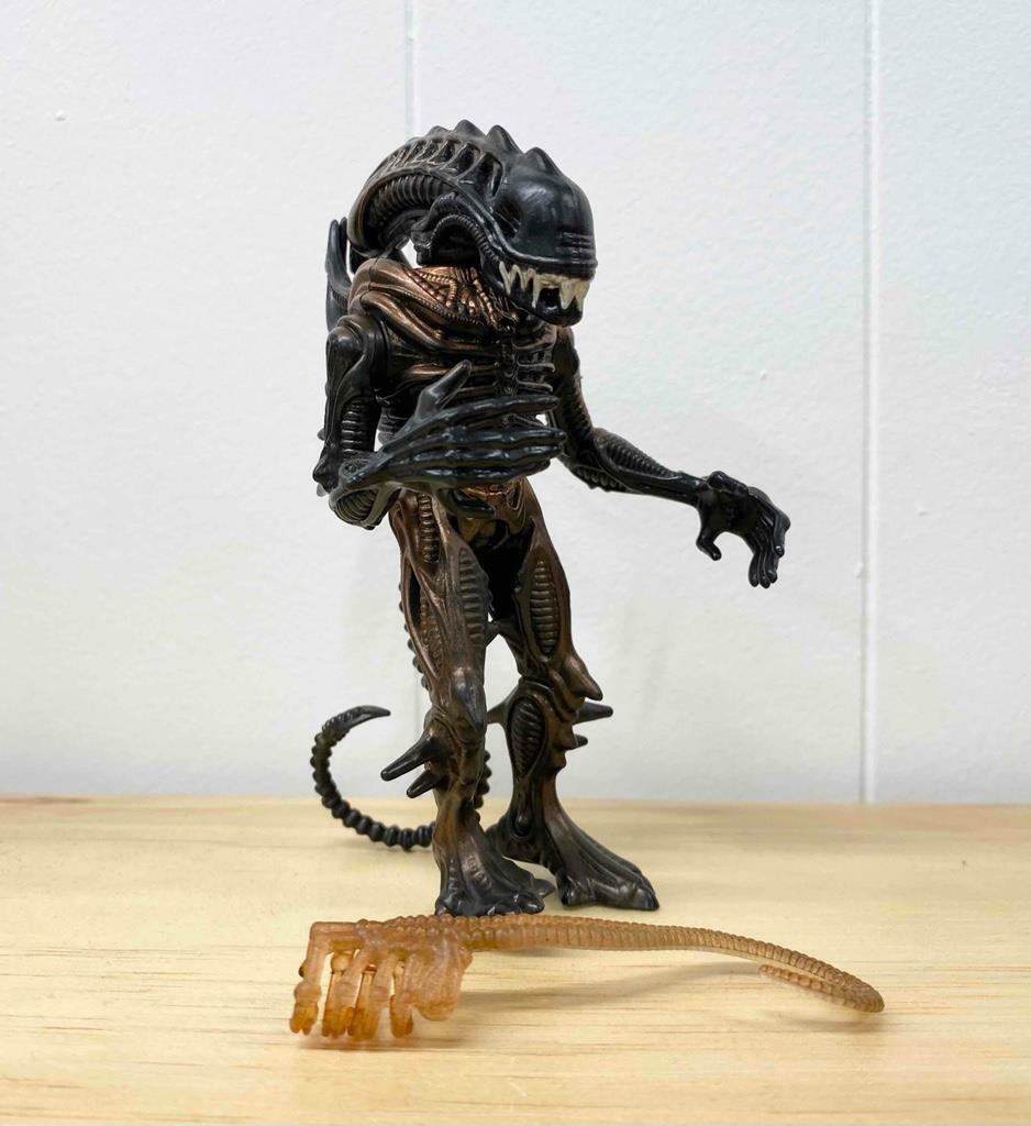Scorpion Alien Xenomorph Aliens Kenner 1993 Action Figure - Wheeljack's Lab
