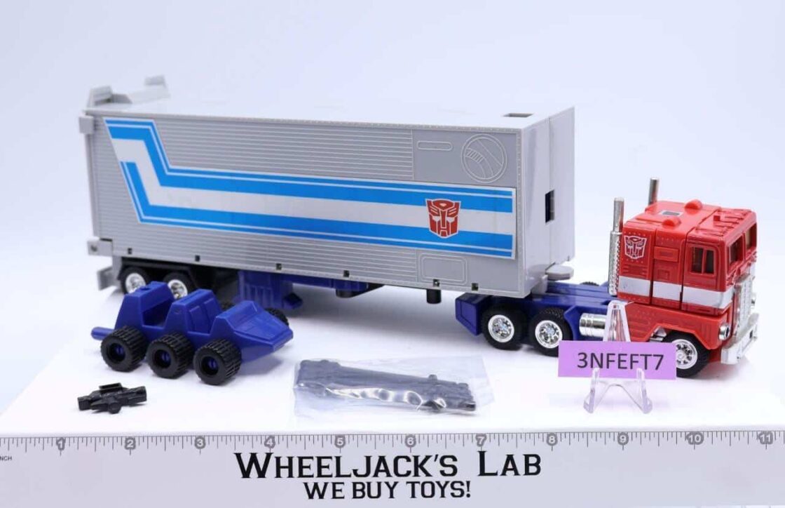 Hasbro Transformers Universe: 25th Anniversary Optimus Prime Action ...