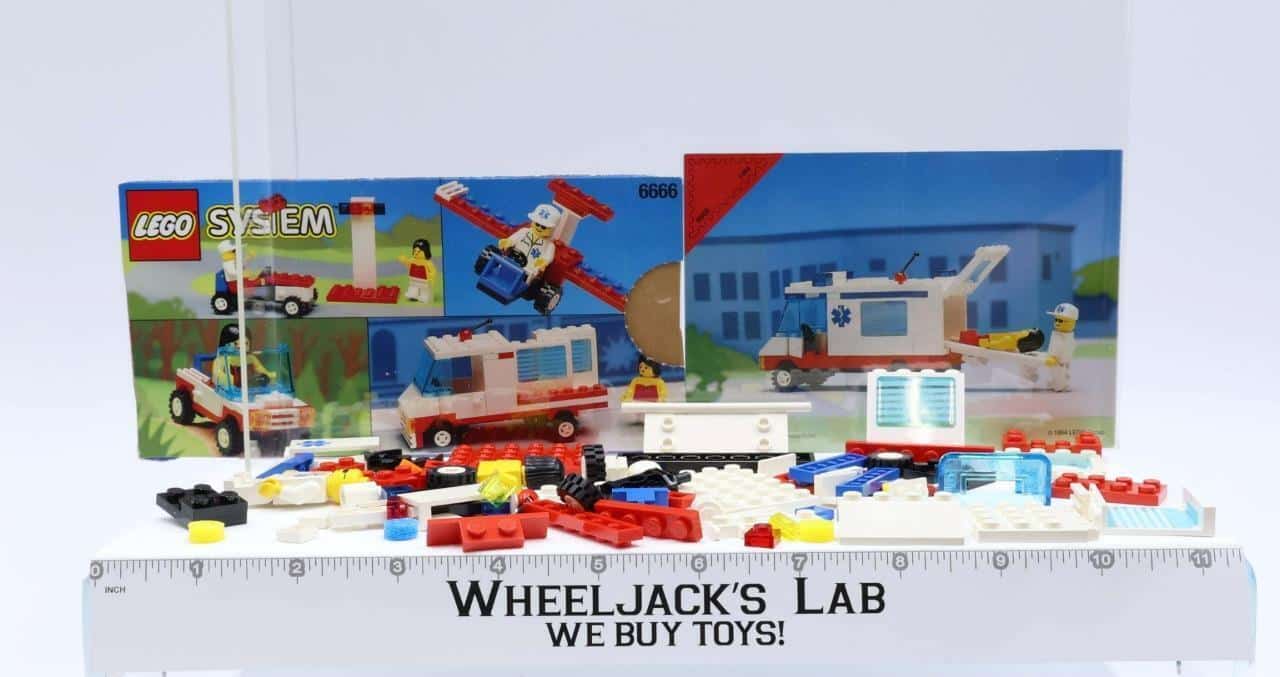 #6666 Ambulance 100% Complete Lego 1994 Town System - Wheeljack's Lab
