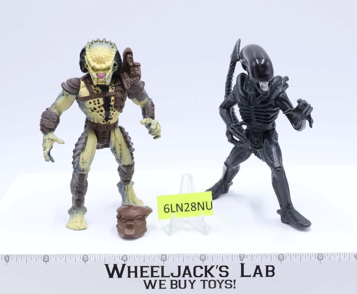 Alien vs. Predator Beast & Hunter Alien Renegade 1993 Kenner ...