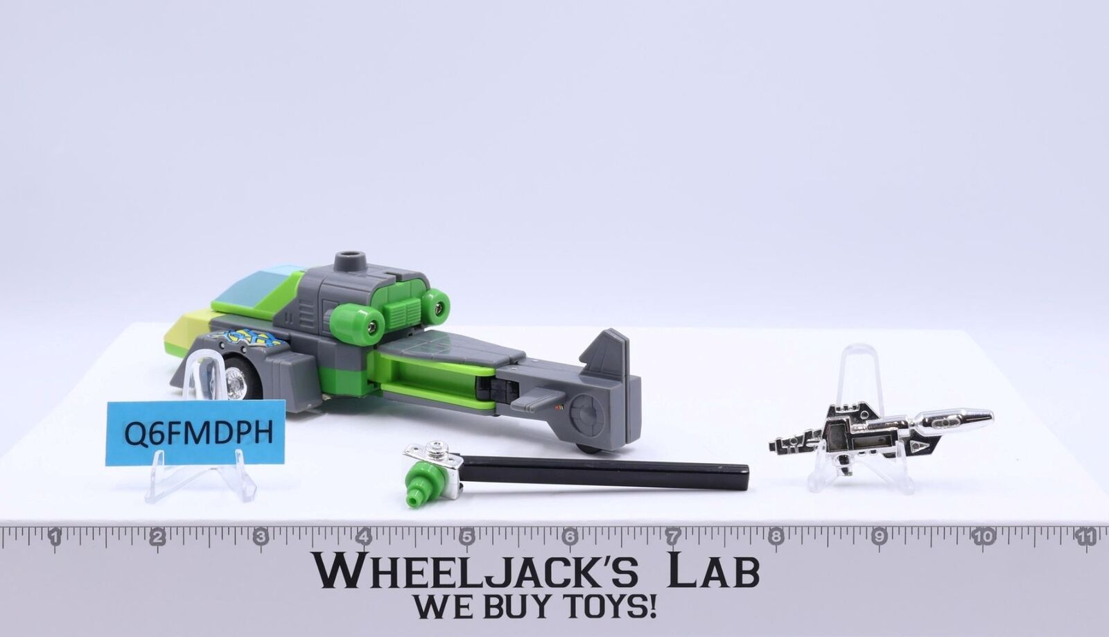 Springer Third Party Robot Action Figure - Wheeljack's Lab