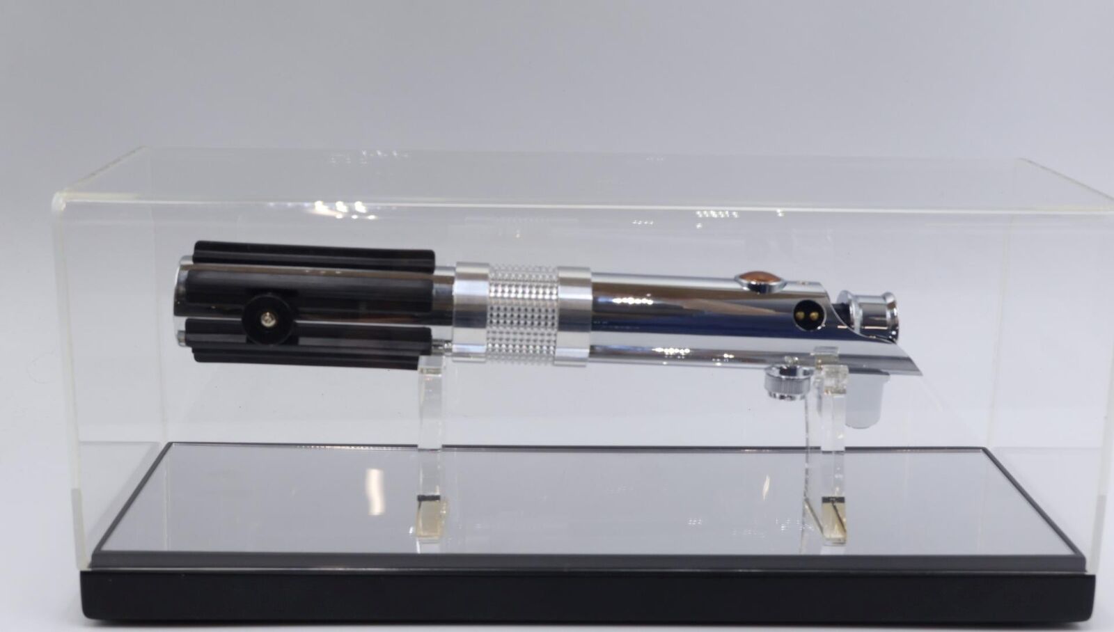 Star Wars Master Replicas Anakin Skywalker/Darth Vader RotS Lightsaber ...