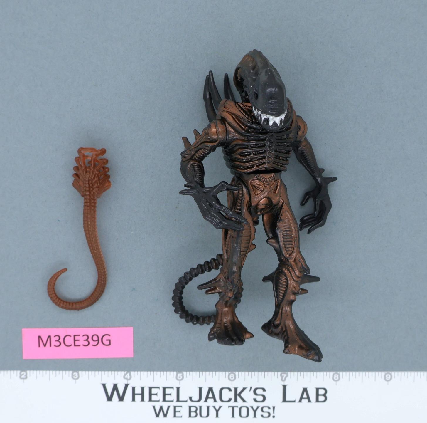 Scorpion Alien Aliens 1992 Kenner Vintage Action Figure - Wheeljack's Lab