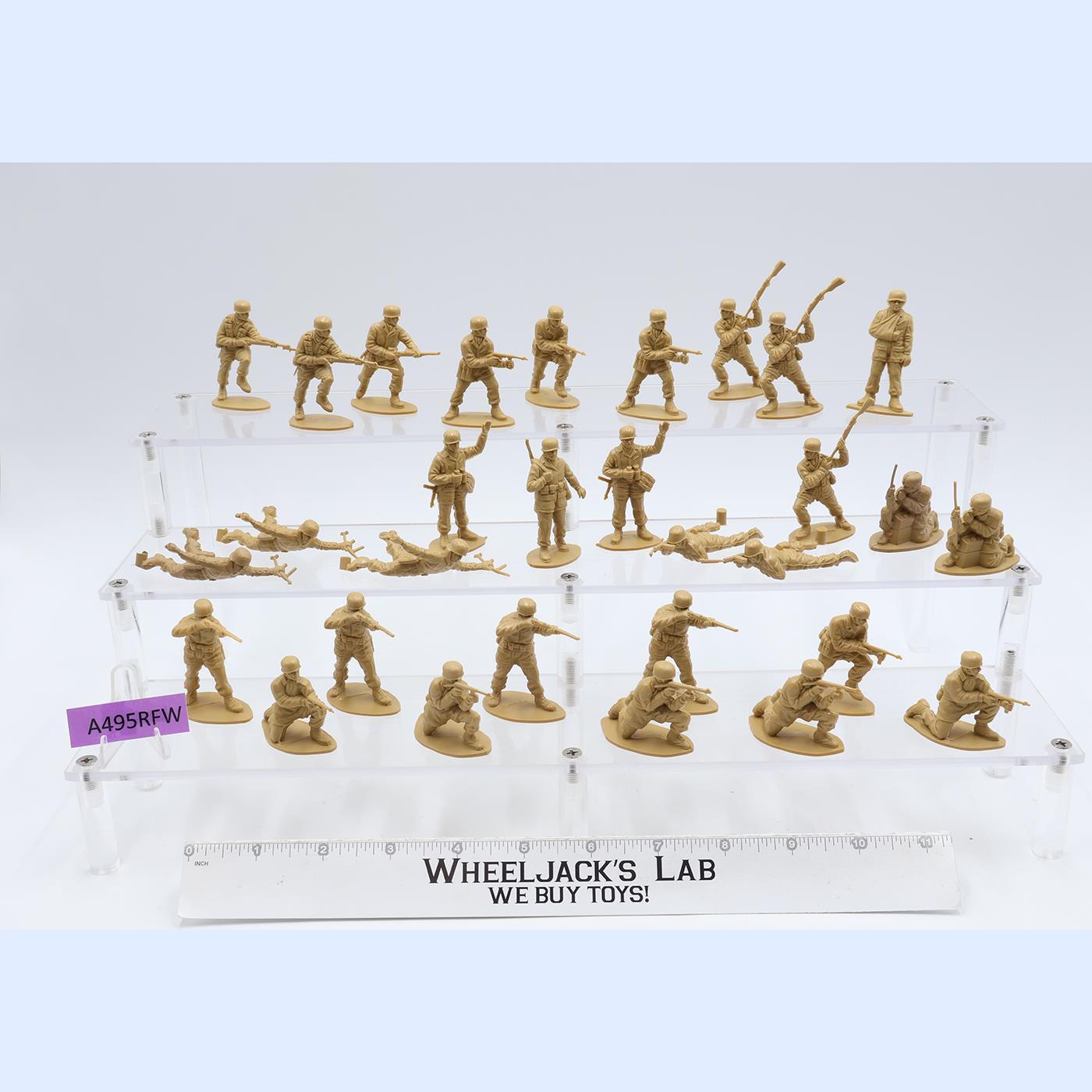 Lot 31 Tan German Infantrymen WWII 1/32 Scale CTS Toy Soldiers Figures ...