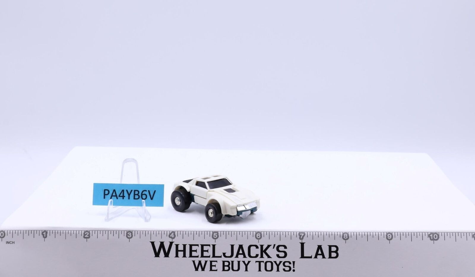 Tailgate Hasbro REISSUE Transformers Action Figure - Wheeljack's Lab