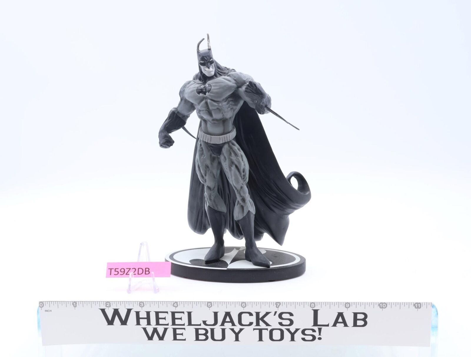 Batman Black & White Statue DC Direct 7.5" Cold-Cast Porcelain Statue ...