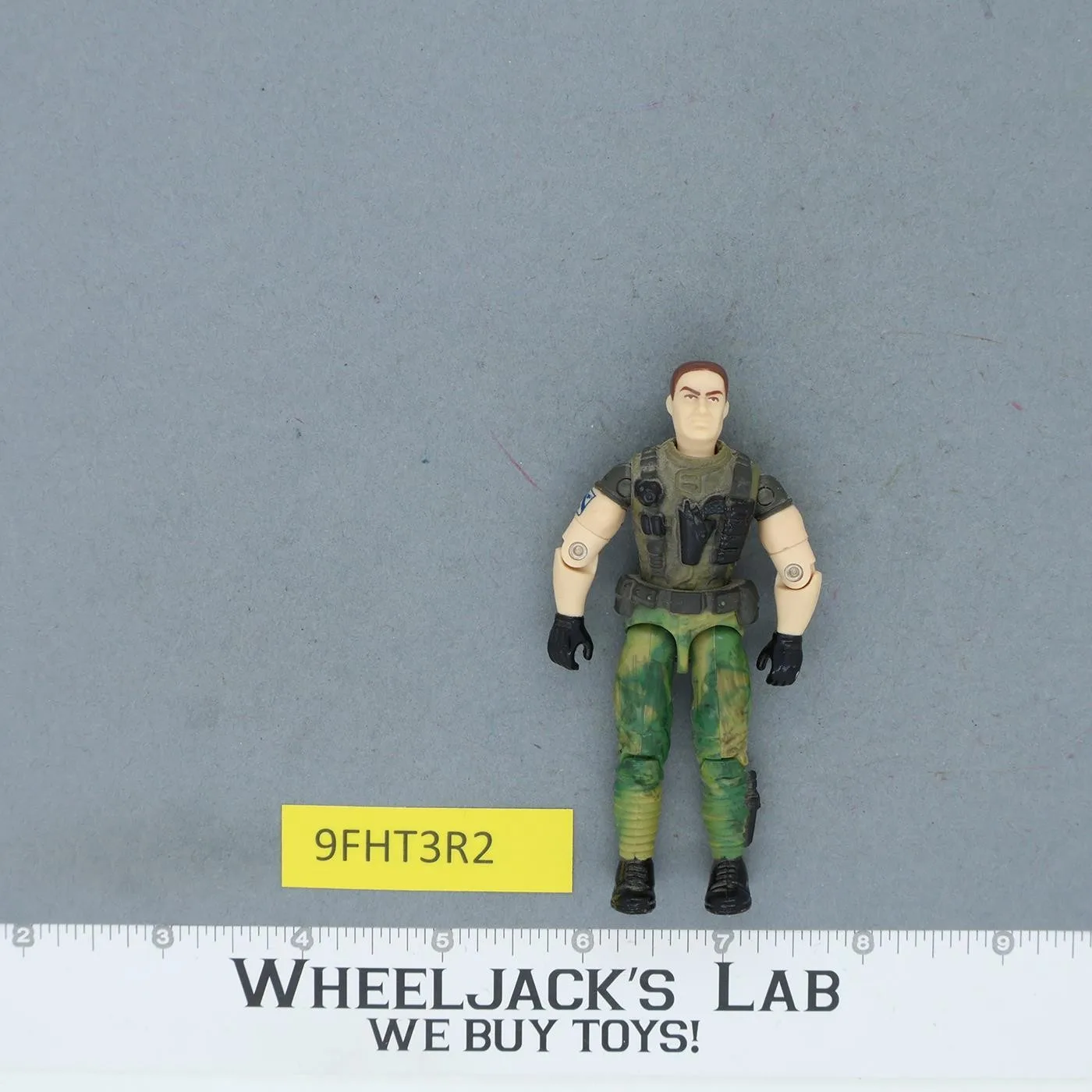Duke V8 G.I. Joe 2000 Hasbro Action Figure - Wheeljack's Lab